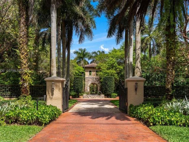 Luxury Villa for rent in Pinecrest, United States
