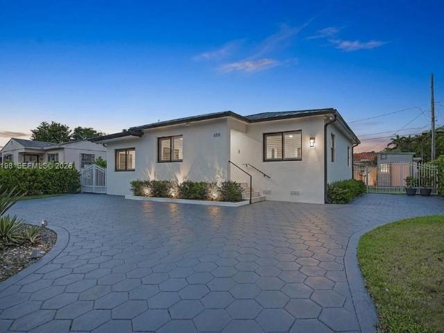 Luxury Villa for rent in West Miami, United States