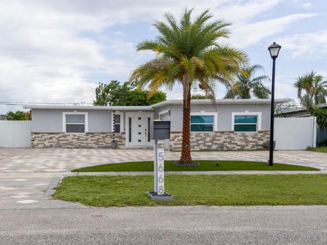 Luxury Villa for rent in West Palm Beach, Florida