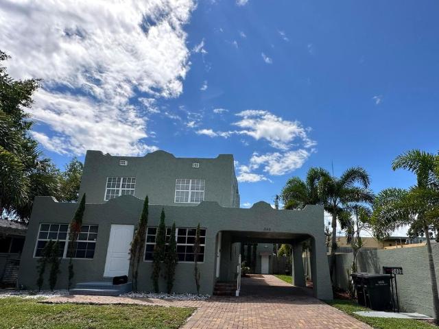 Luxury Villa for rent in West Palm Beach, Florida