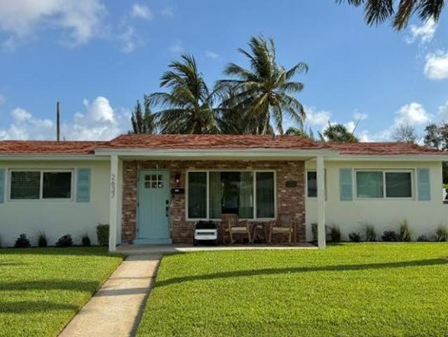 Luxury Villa for rent in West Palm Beach, Florida