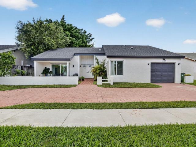 Luxury Villa for rent in Weston, Florida