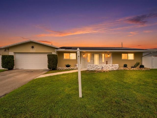 Luxury Villa for sale in Coconut Creek, Florida