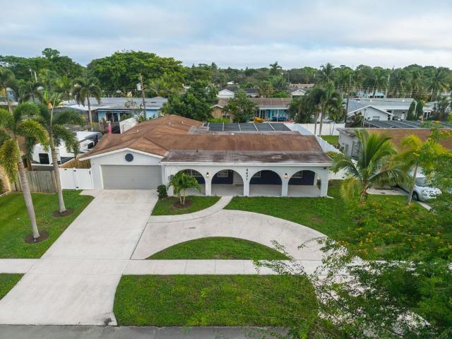 Luxury Villa for sale in Coconut Creek, Florida