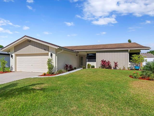 Luxury Villa for sale in Coconut Creek, Florida