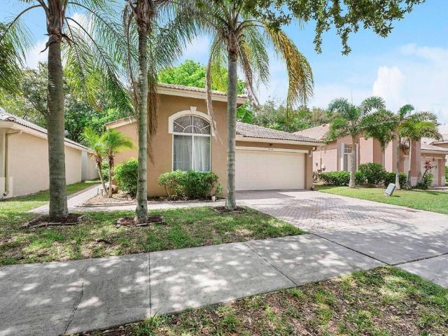 Luxury Villa for sale in Coconut Creek, Florida