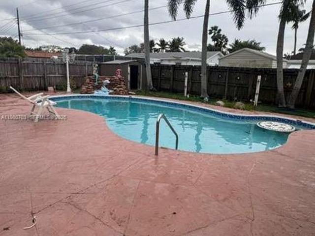 Luxury Villa for sale in Coconut Creek, Florida