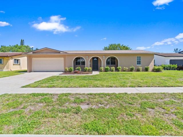 Luxury Villa for sale in Coconut Creek, Florida
