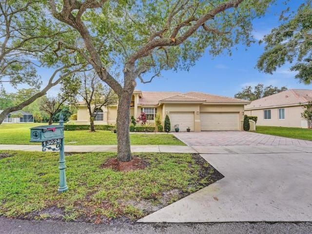Luxury Villa for sale in Cooper City, Florida