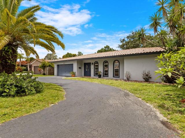 Luxury Villa for sale in Coral Springs, United States