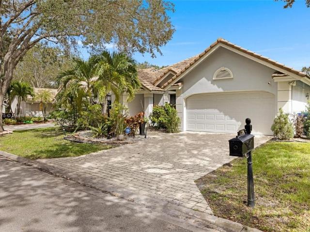 Luxury Villa for sale in Coral Springs, United States