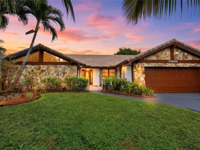 Luxury Villa for sale in Coral Springs, United States