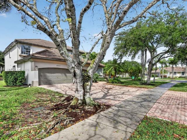 Luxury Villa for sale in Coral Springs, United States