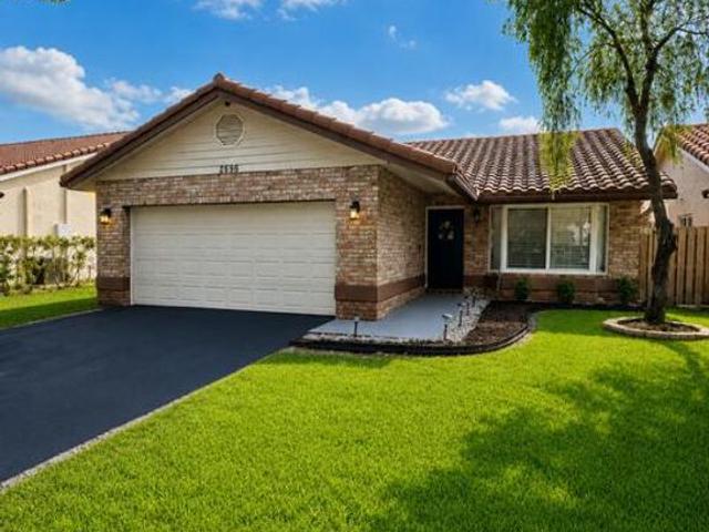 Luxury Villa for sale in Coral Springs, United States