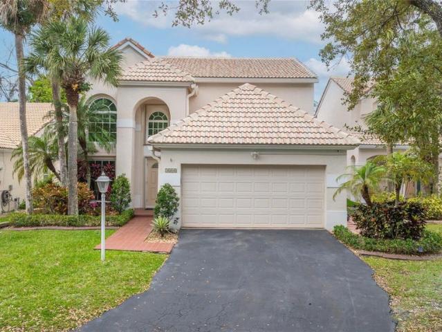 Luxury Villa for sale in Coral Springs, United States