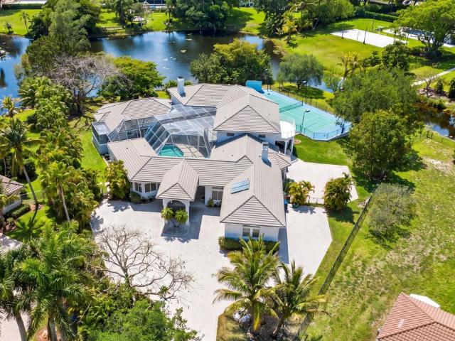 9 bedroom luxury Villa for sale in Coral Springs, Florida