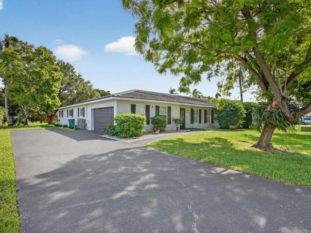 Luxury Villa for sale in Coral Springs, Florida