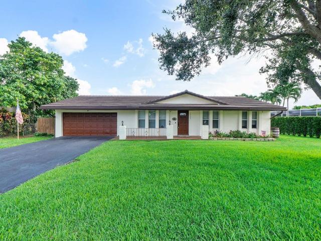 Luxury Villa for sale in Coral Springs, Florida