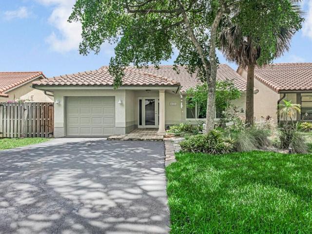 Luxury Villa for sale in Coral Springs, Florida