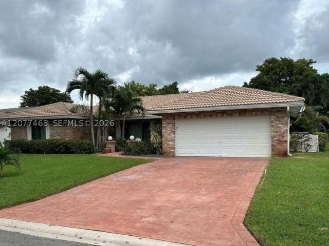 Luxury Villa for sale in Coral Springs, Florida