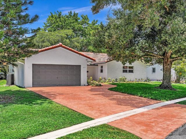 Luxury Villa for sale in Coral Springs, Florida