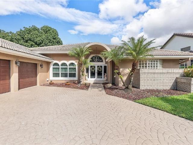 Luxury Villa for sale in Coral Springs, Florida