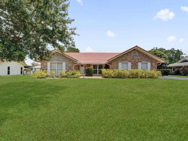 Luxury Villa for sale in Coral Springs, Florida