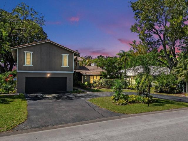 Luxury Villa for sale in Coral Springs, Florida