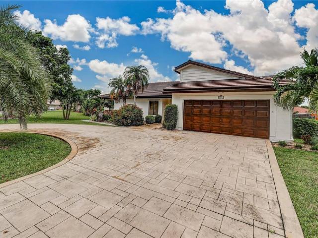 Luxury Villa for sale in Coral Springs, Florida