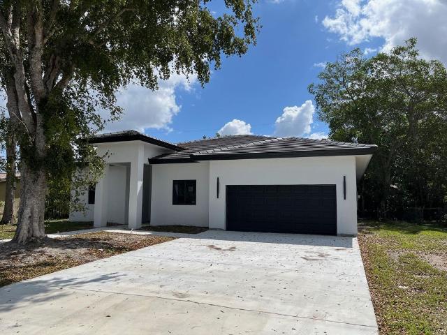 Luxury Villa for sale in Coral Springs, Florida