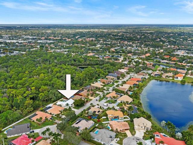 Luxury Villa for sale in Coral Springs, Florida