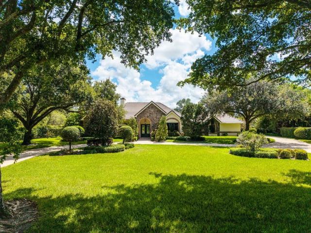 Luxury Villa for sale in Coral Springs, Florida