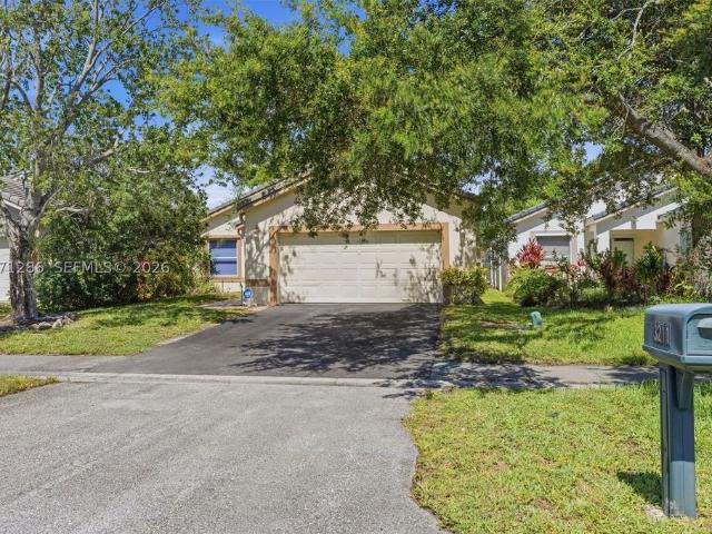 Luxury Villa for sale in Coral Springs, Florida