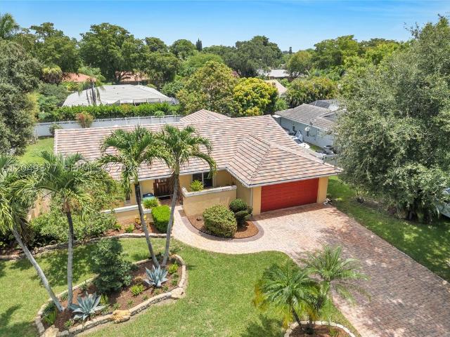 Luxury Villa for sale in Coral Springs, Florida