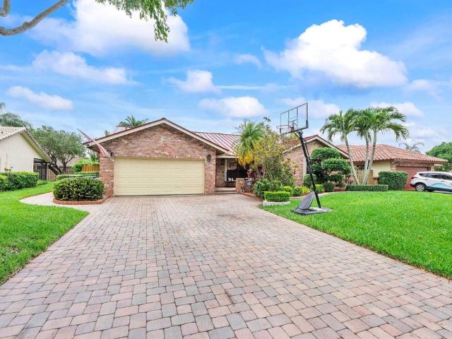Luxury Villa for sale in Coral Springs, Florida