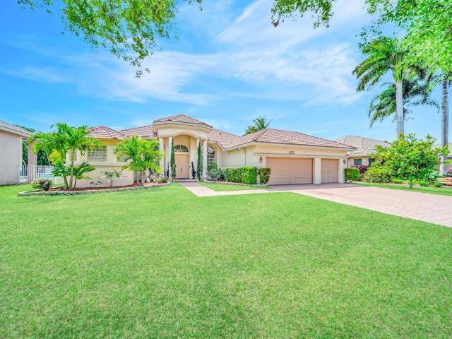 Luxury Villa for sale in Coral Springs, Florida