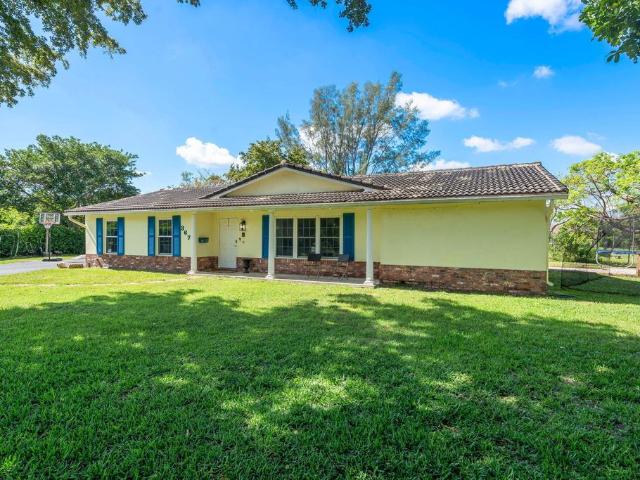 Luxury Villa for sale in Coral Springs, Florida
