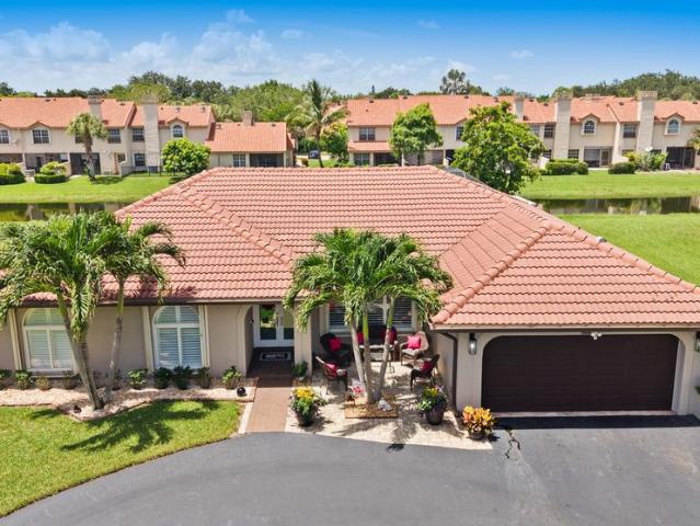 Luxury Villa for sale in Coral Springs, Florida