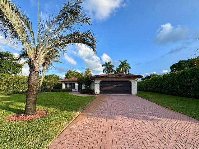 Luxury Villa for sale in Coral Springs, Florida
