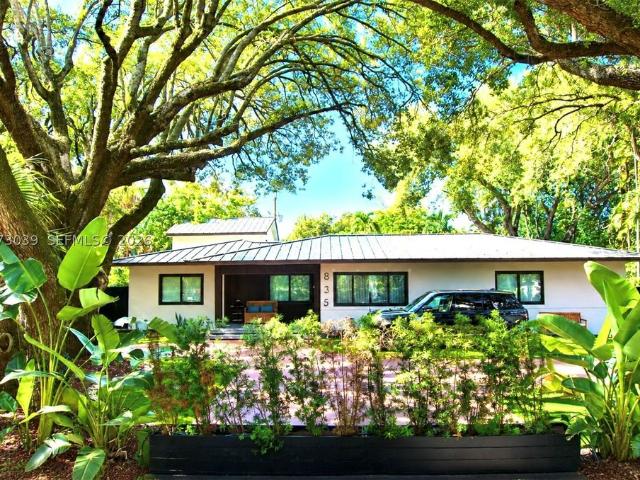 Luxury Villa for sale in Biscayne Park, Florida