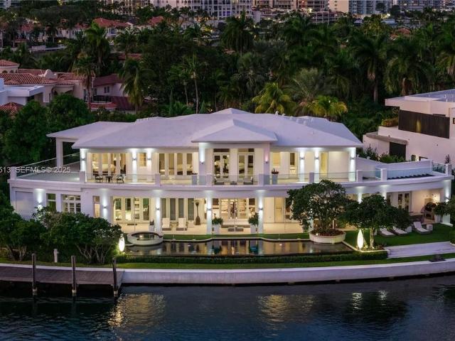 6 bedroom luxury Villa for sale in Golden Beach, United States