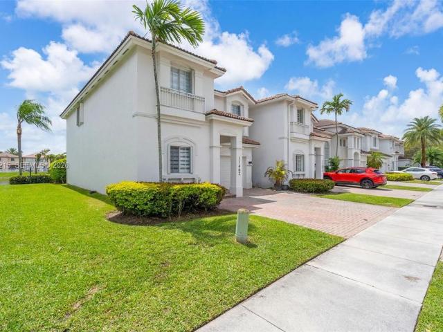 Luxury Villa for sale in Doral, Florida