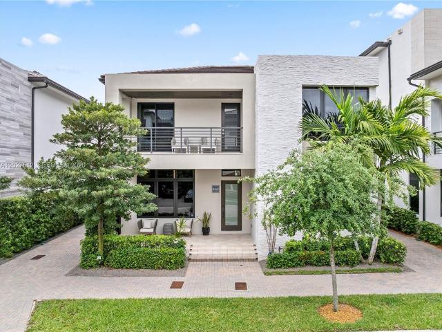 Luxury Villa for sale in Doral, Florida