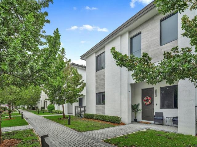 Luxury Villa for sale in Doral, Florida
