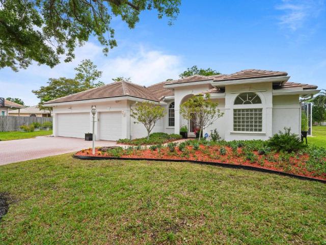 Luxury Villa for sale in Davie, Florida