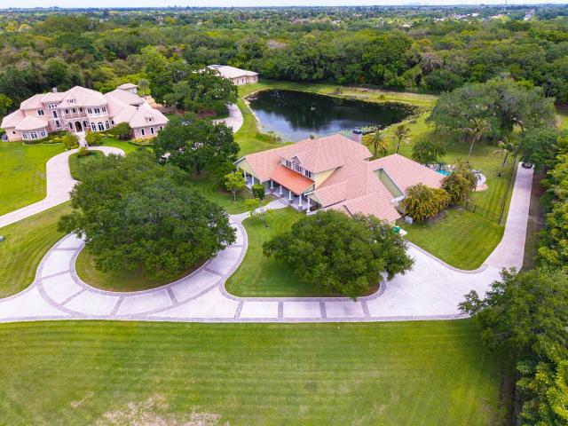 Luxury Villa for sale in Davie, Florida