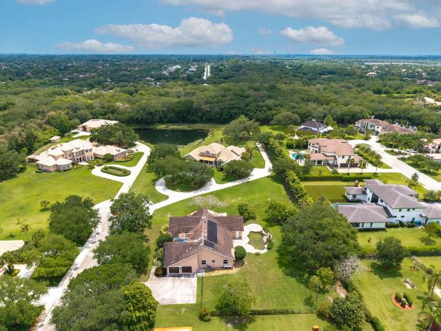Luxury Villa for sale in Davie, Florida