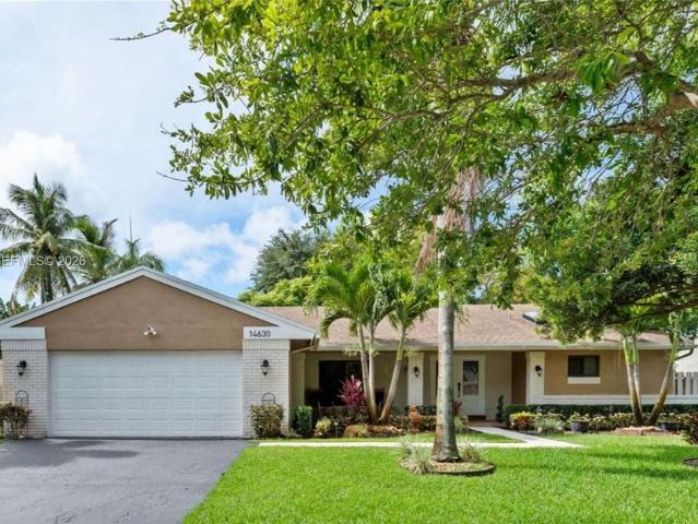 Luxury Villa for sale in Davie, Florida