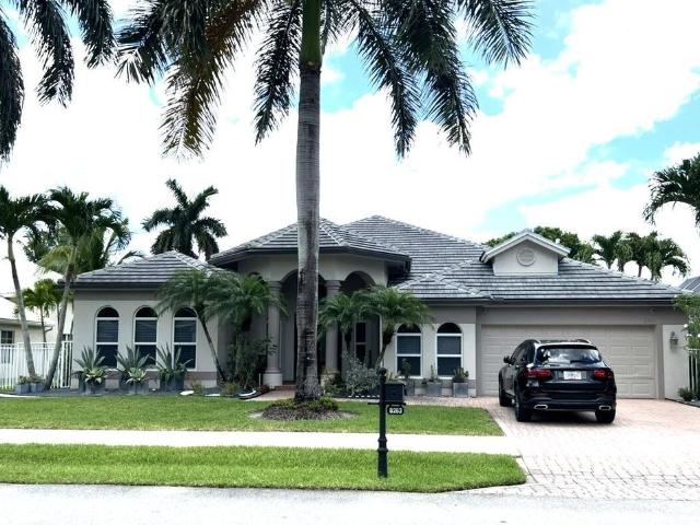 Luxury Villa for sale in Davie, Florida