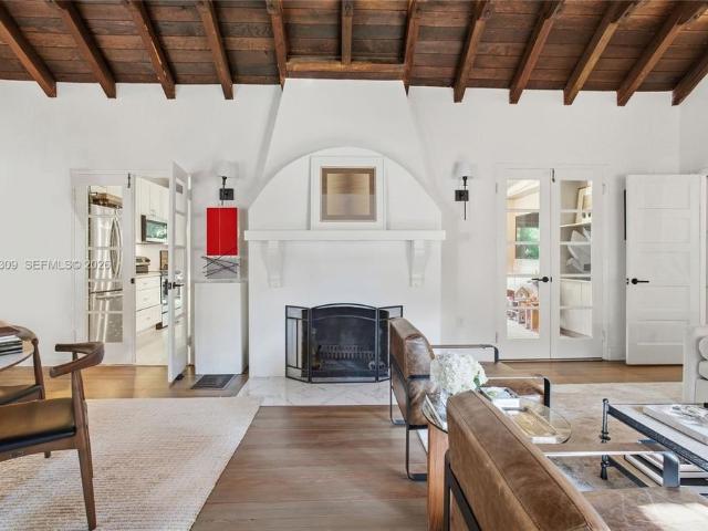 Luxury Villa for sale in El Portal, Florida